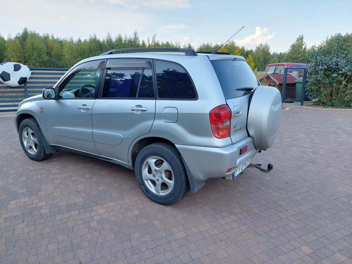 Ogłoszenie: Sprzedam TOYOTA RAV4 2.0, kategoria: samochody