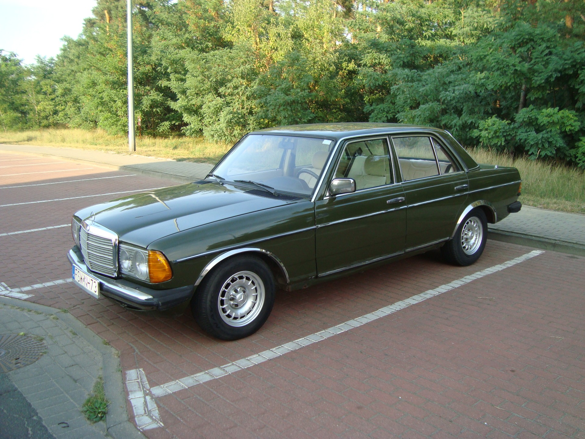 Ogłoszenie: Mercedes W123 (2400 Diesel) - ZADBANY, kategoria: samochody