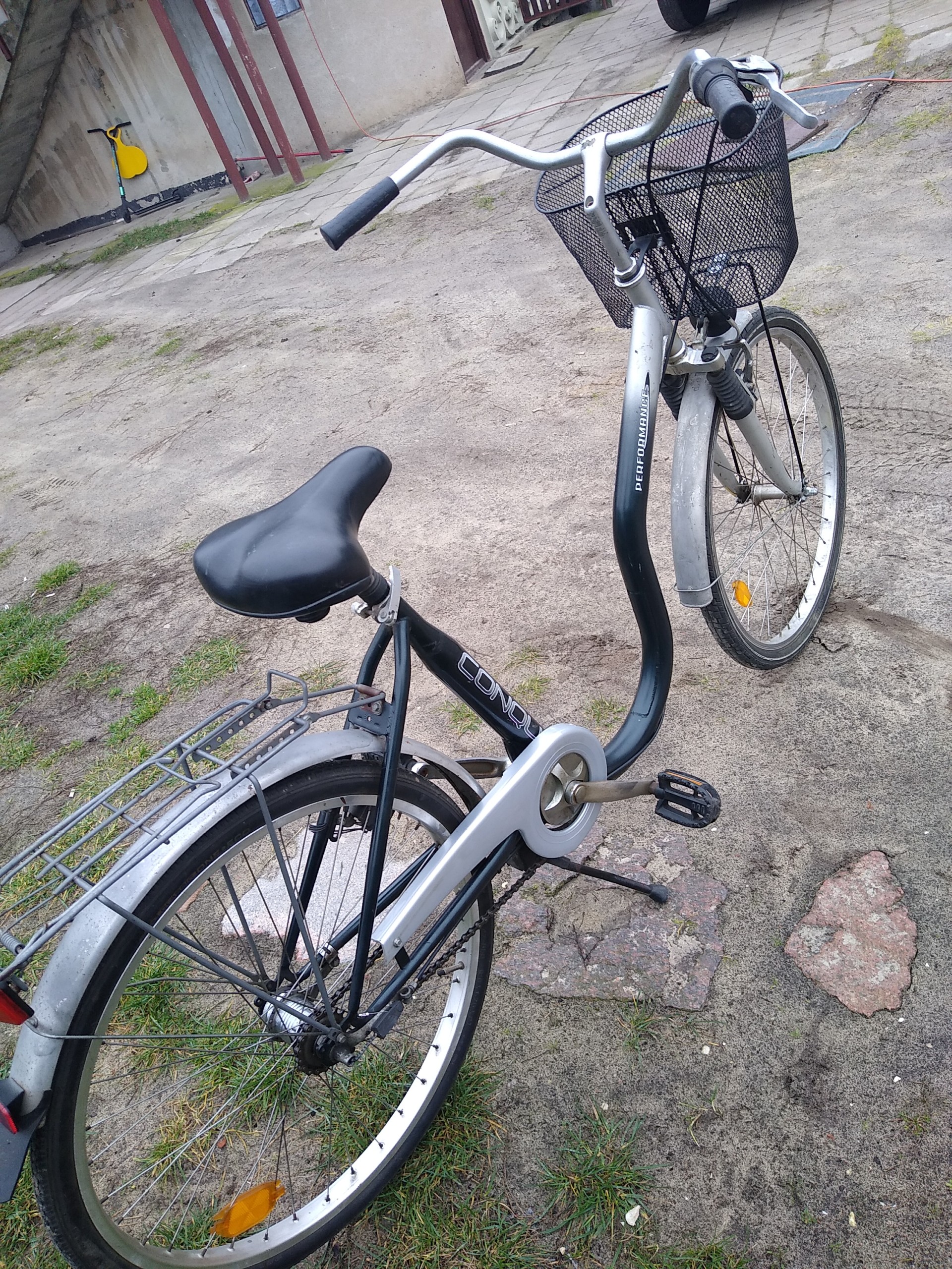 Ogłoszenie: rower damka łabędź conquest koło 28 przerzutki tył koszyk ...