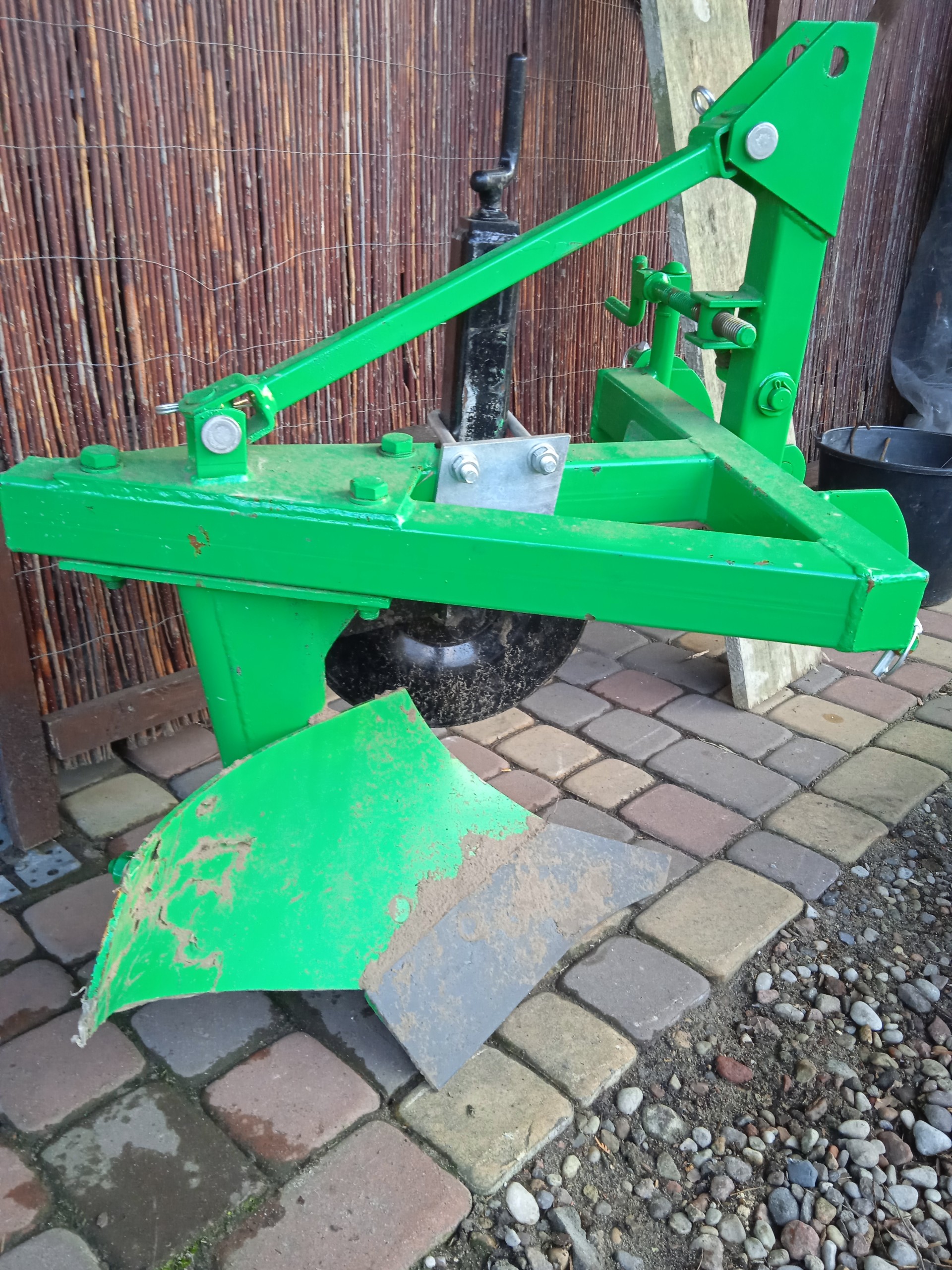 Ogłoszenie: Pług do mini traktorka, kategoria: maszyny rolnicze