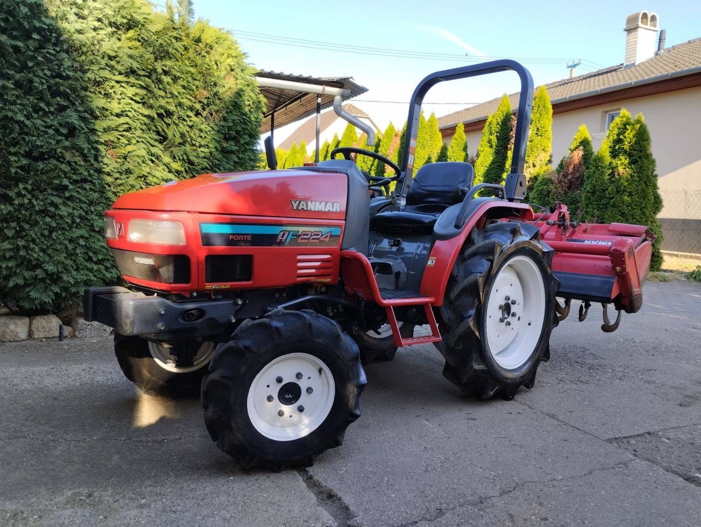 Ogłoszenie: Ciągnik Yanmar YN422F + akcesoria, kategoria: maszyny rolnicze